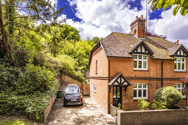 Yew Tree Cottage Streatley On Thames Rg8 3 Bedroom Cottage For Sale