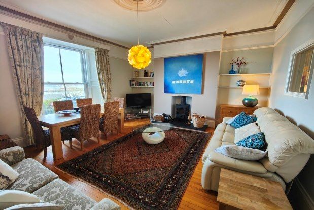 Clare Terrace, Falmouth TR11, 3 bedroom flat to rent - 66534904 ...