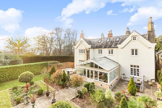 Dodwell Lane Bursledon Southampton So31 5 Bedroom Detached House For