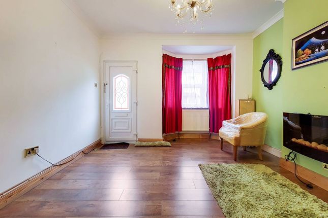 Hillside, Slough SL1, 3 bedroom end terrace house for sale - 61720953 ...