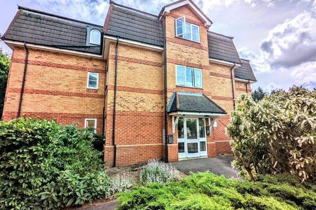Pembroke House Chaucer Way London Sw19 2 Bedroom Flat To Rent