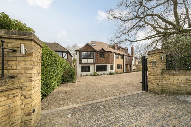 Charlton Avenue, Hersham, Walton-On-Thames KT12, 2 bedroom flat for ...