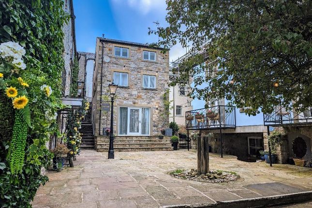 Houses to Let in Saddlers Mews, Clitheroe BB7 - Homes to Rent in ...