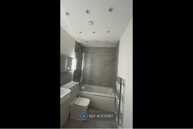 High Street, Northfleet, Gravesend DA11, 2 bedroom flat to rent ...