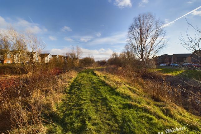 Goodrington Place, Broughton, Milton Keynes MK10, 2 bedroom flat for ...