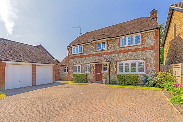 Upshire Gardens Bracknell Berkshire Rg12 4 Bedroom Detached House