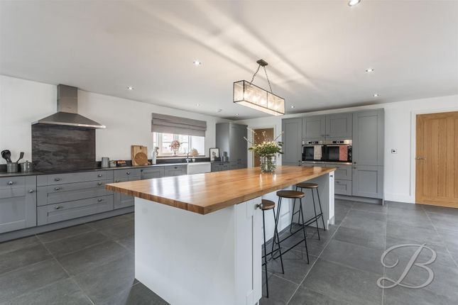 Park Hall Farm, Mansfield Woodhouse, Mansfield NG19, 4 bedroom barn ...