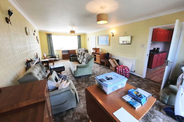 Fairview Road, Istead Rise, Kent DA13, 3 bedroom detached house for ...