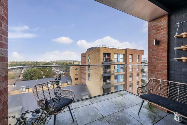 Copley Close, London W7, 2 bedroom flat for sale - 68536811 | PrimeLocation