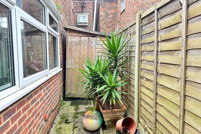 Alleyn Park, Southall UB2, 5 bedroom semi-detached house for sale ...