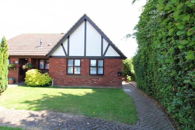 Holmer Place Holmer Green High Wycombe Hp15 2 Bedroom Semi Detached