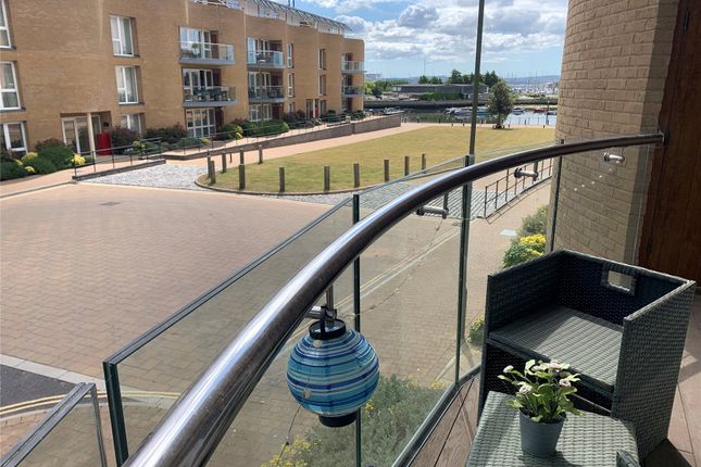 Almansa Way, Lymington, Hampshire SO41, 2 bedroom flat for sale ...