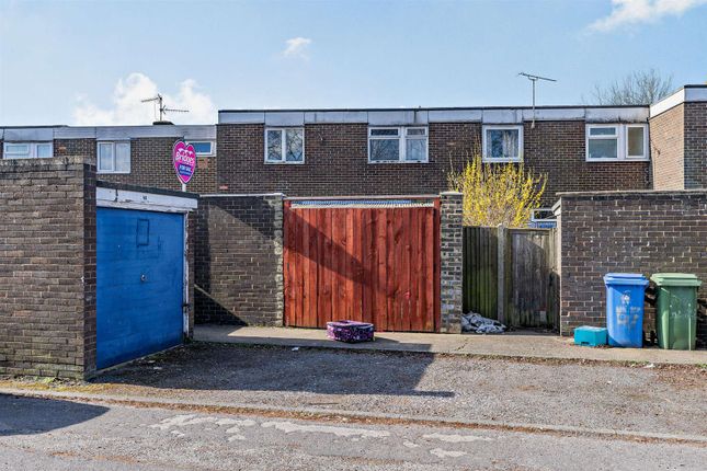 Austen Road Farnborough Gu14 3 Bedroom Terraced House For Sale
