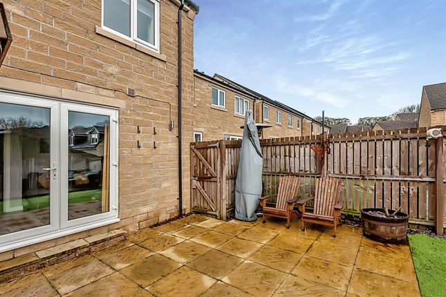 Harrowins Farm Drive, Queensbury, Bradford BD13, 3 bedroom semi ...