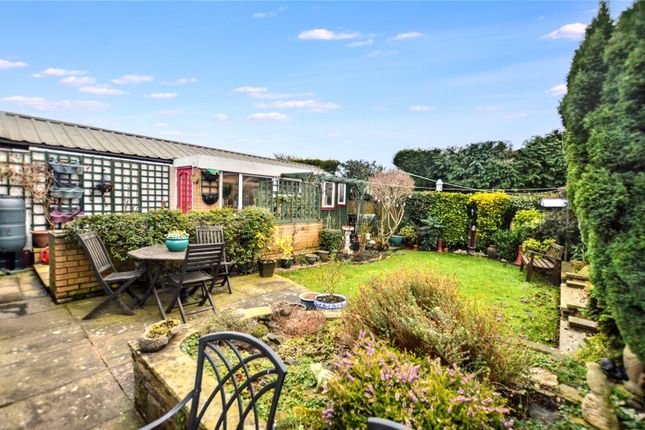 Lingwell Gate Drive, Wakefield, West Yorkshire WF1, 4 bedroom bungalow ...