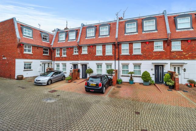 Churchfield Square, Eastbourne BN21, 3 bedroom flat for sale - 66418392 ...
