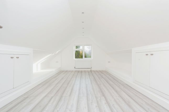 Brinkley Road Worcester Park Kt4 4 Bedroom Bungalow For Sale