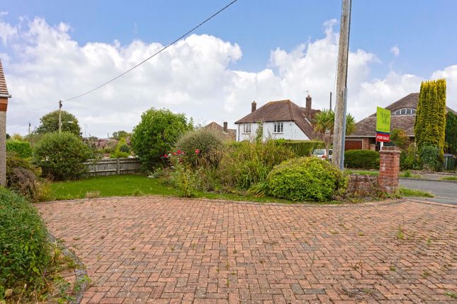 Saxon Road, Steyning BN44, 2 bedroom detached bungalow for sale ...