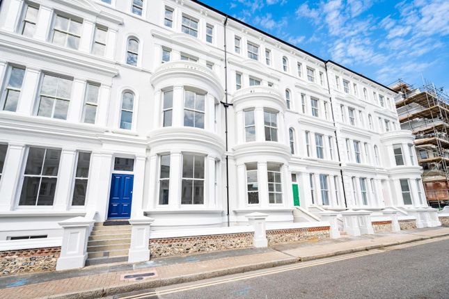 Howard Square, Eastbourne BN21, 2 bedroom flat for sale - 65744065 ...