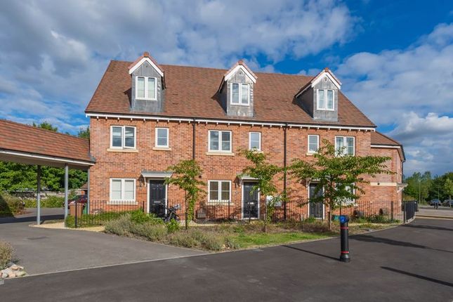 Kingside, Grove, Wantage OX12, 4 bedroom town house for sale - 62518968 ...