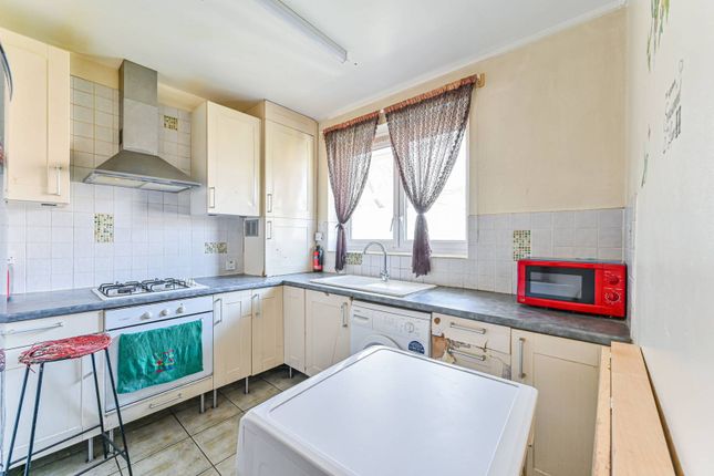 Stockwell Road, Stockwell, London SW9, 2 bedroom flat for sale ...