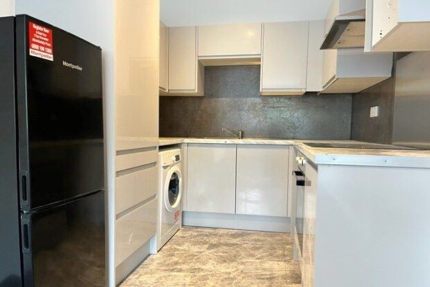 Lime Tree Way, Basingstoke RG24, 2 bedroom flat to rent - 64930983 ...