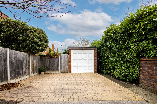 Southbourne Grove, Westcliff-On-Sea SS0, 3 bedroom semi-detached house ...