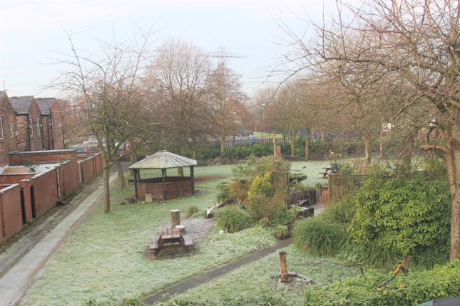 Bank Street, Manchester M11, 3 bedroom terraced house to rent ...