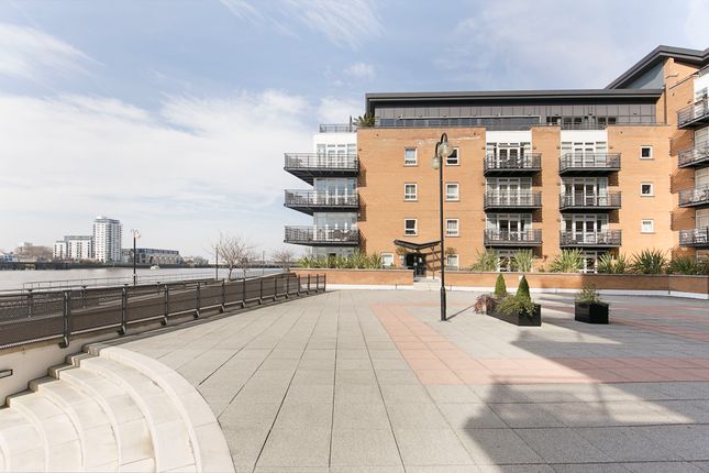 Langbourne Place, London E14, 2 bedroom flat for sale - 64685289 ...