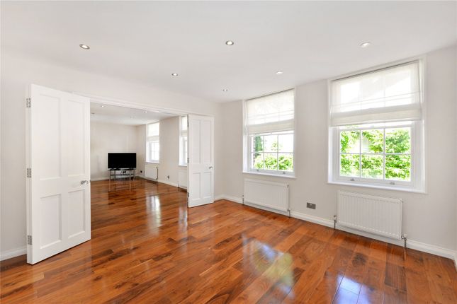 Wilton Row, London SW1X, 3 bedroom mews house to rent - 68336840 ...