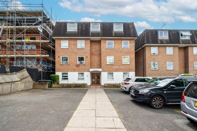 2 bed flat for sale in Chinbrook Road, London SE12 - 67703883 - Zoopla