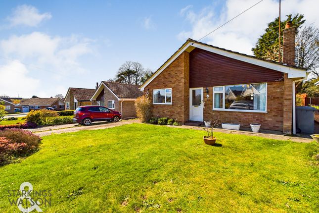 New Close, Acle, Norwich NR13, 2 bedroom detached bungalow for sale ...