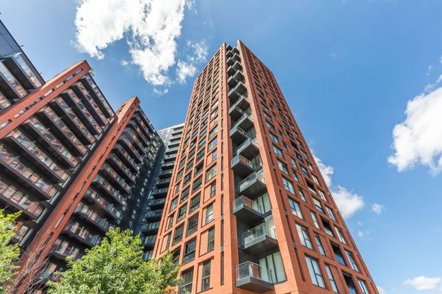 Avalon Point, Canary Wharf, London E14, 3 bedroom flat for sale ...