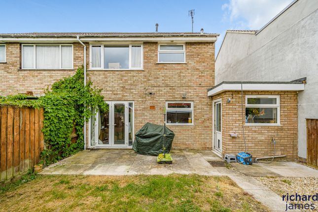 Farrfield, Upper Stratton, Swindon SN2, 3 bedroom semi-detached house ...