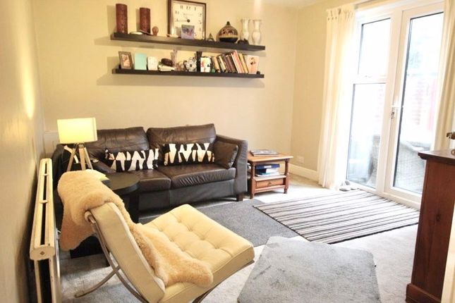 Beech Way, Epsom KT17, 2 bedroom detached bungalow for sale - 68758415 ...