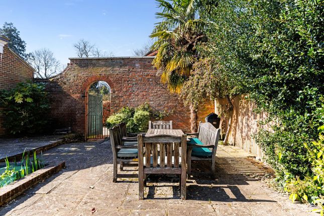 Pendell Road, Bletchingley RH1, 3 bedroom detached house for sale ...