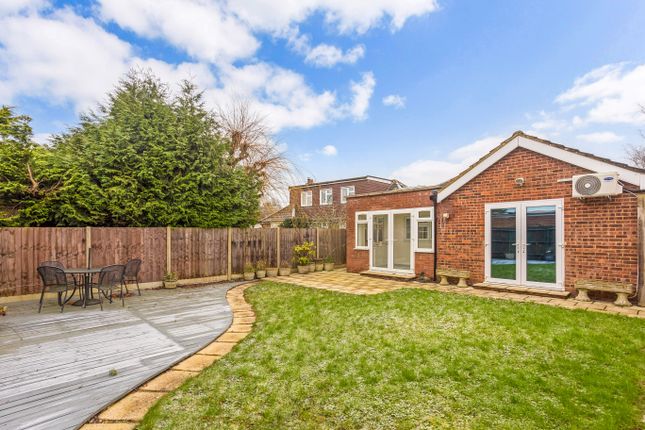 Delfield Gardens, Caddington LU1, 3 bedroom detached bungalow for sale - 69182686 | PrimeLocation