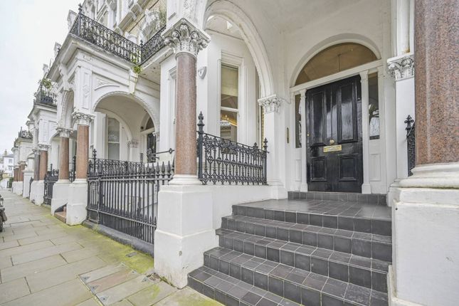Redcliffe Square, Chelsea, London SW10, 2 bedroom flat for sale ...