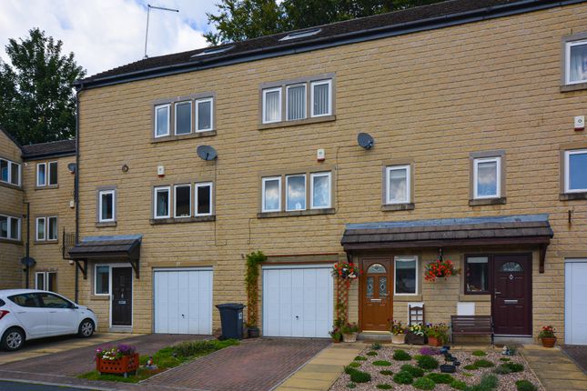 Homes for Sale in Broadfield Park, Holmbridge, Holmfirth HD9 - Buy ...