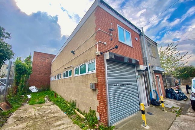 Willow Parade, Front Lane, Cranham, Upminster RM14, retail premises to ...