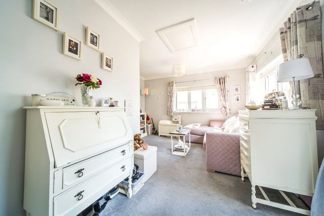 Upnor Road, Lower Upnor, Kent ME2, 4 bedroom semi-detached house for ...