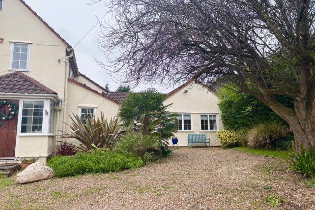 41 Farr Hall Drive, Heswall CH60, 1 bedroom flat to rent - 69055008 ...