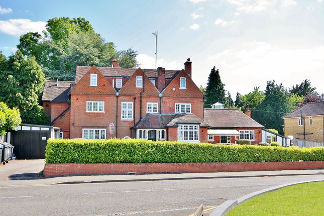 Homes for Sale in White Rose Lane, Woking GU22 - Buy Property in White ...