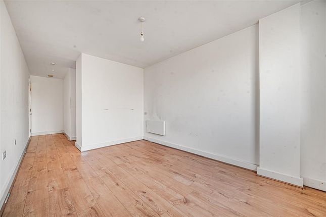 Mistral, 32 Channel Way, Southampton SO14, 2 bedroom flat for sale ...