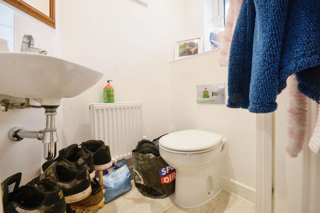 Mill Mead, Overton, Basingstoke RG25, 2 bedroom terraced house for sale ...