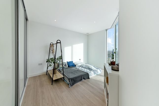 Pinnacle Apartments, Saffron Square, Croydon CR0, studio for sale ...