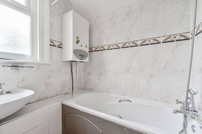 Brockley Rise, Forest Hill, London SE23, 2 bedroom flat for sale ...