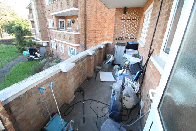 Fryent Way, London NW9, 2 bedroom flat for sale - 69156396 | PrimeLocation