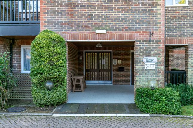 Hartfield Road, Oakwood Park Hartfield Road RH18, 2 bedroom flat for ...