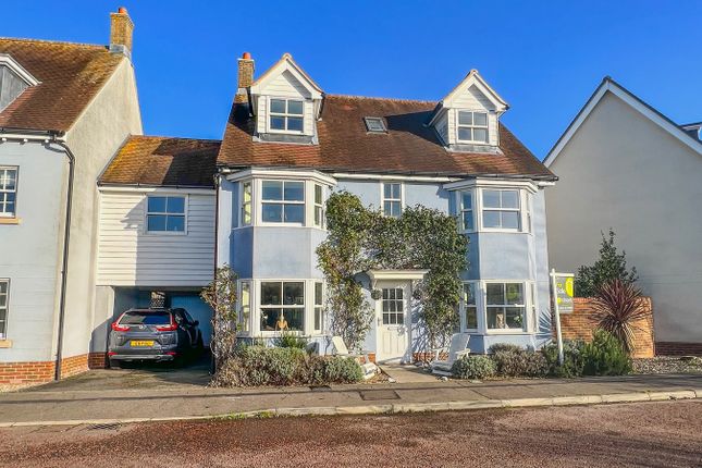 Houses for Sale in Rowhedge Wharf Road, Rowhedge, Colchester CO5 ...